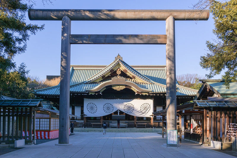 靖国神社の参拝はなぜ問題？歴代の首相・中国人や韓国人の事件・場所とアクセス・現在もまとめ | WONDIA
